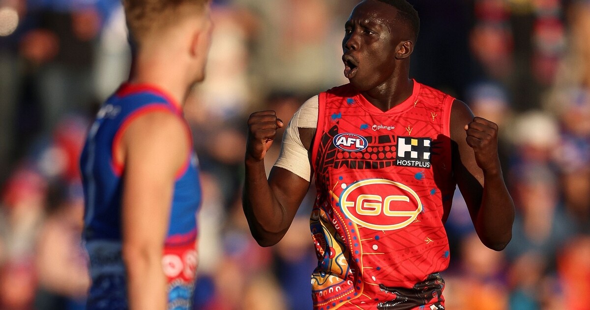 Chol in rare goalkicking club after hot streak