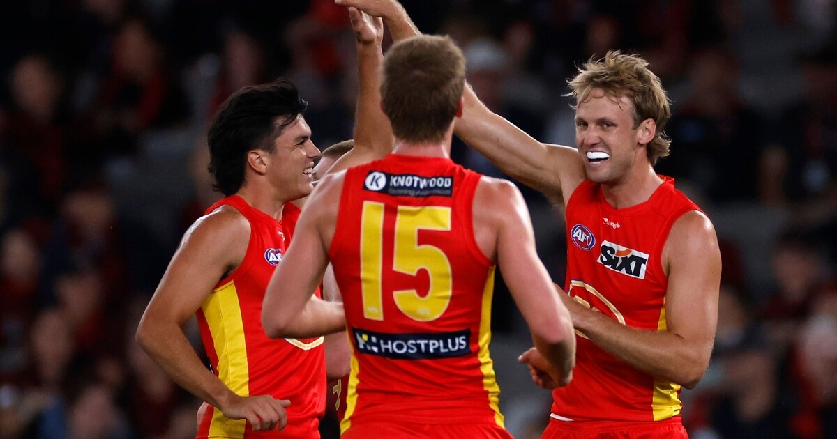 Vote for the Austworld Player of the Round